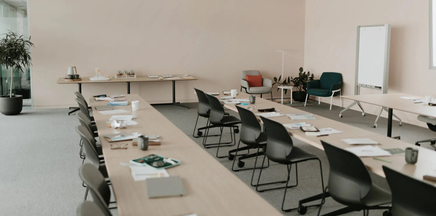 Meeting & Collaborative Tables
